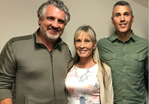 Estranged - Greg Wyatt and the Truth About Jabs